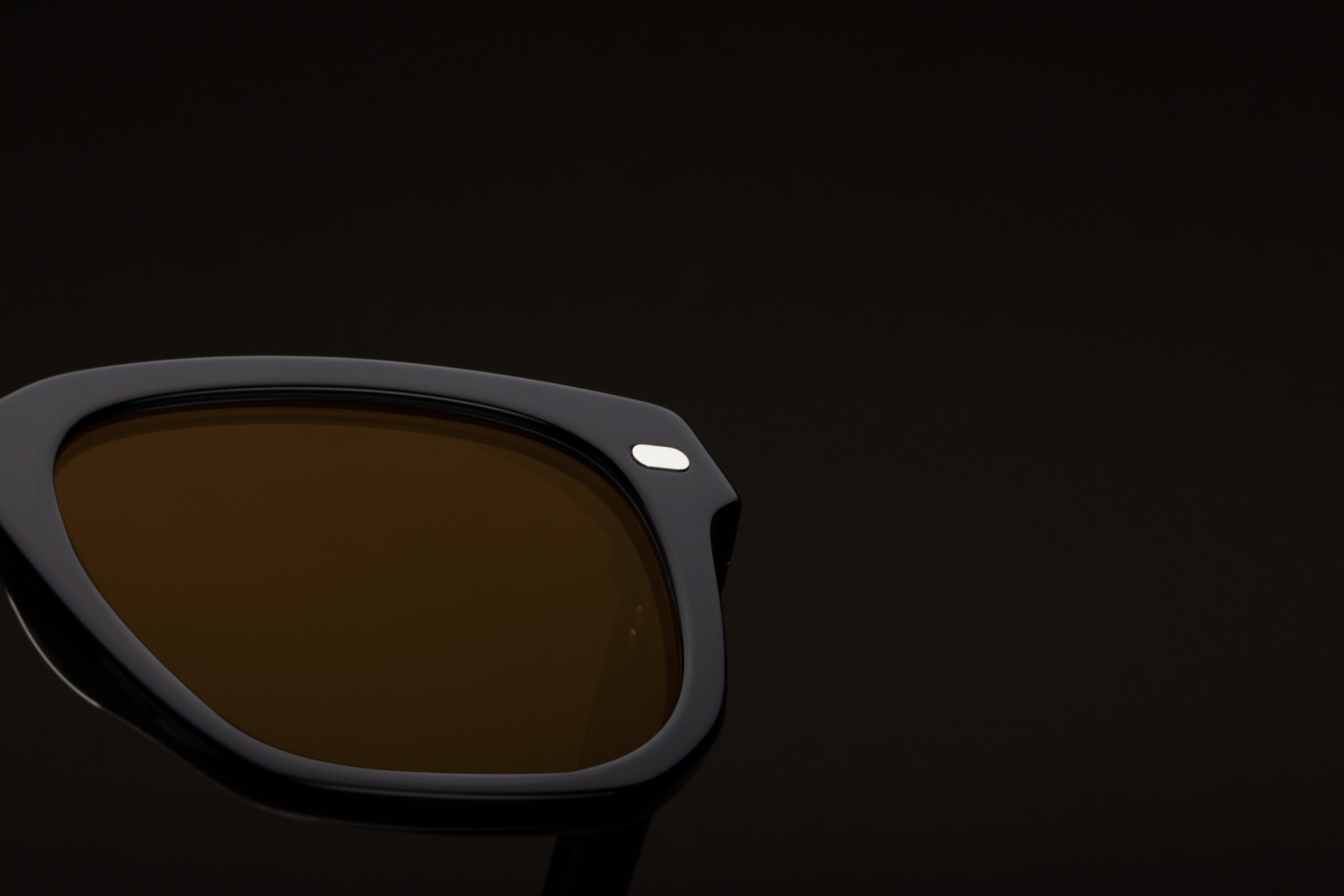 palmer back in black amber delight | lazare studio